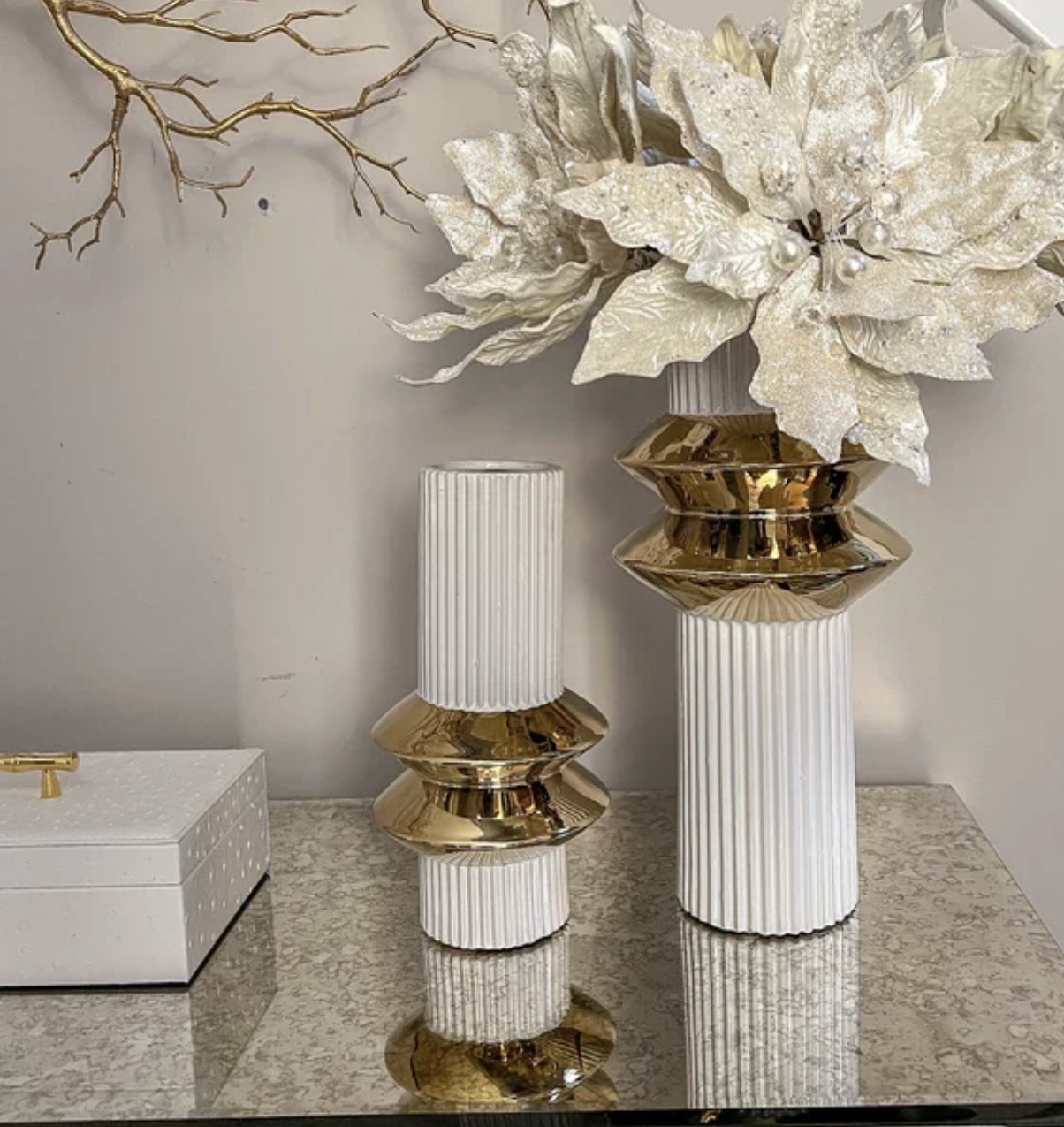 My Dazzling Decor | White Linear Vase With Center Gold Rim Design